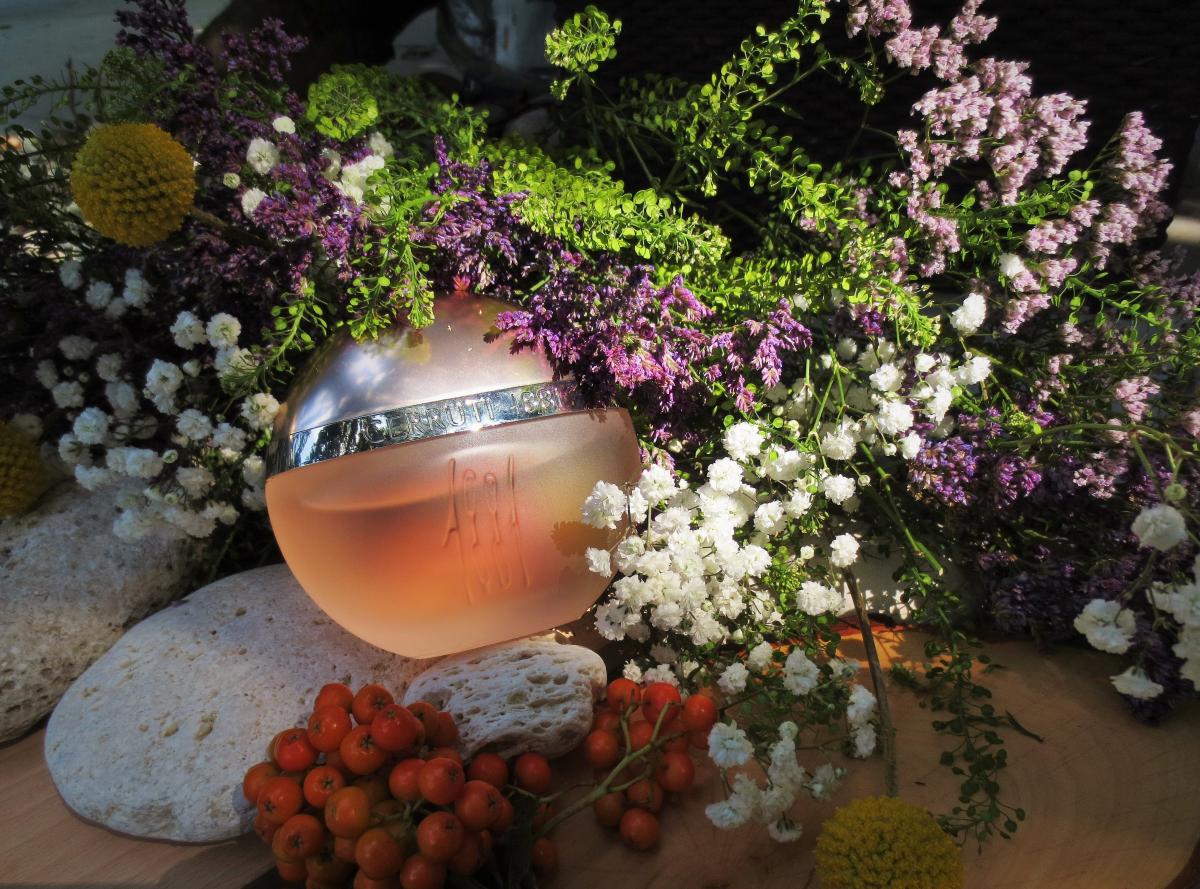 1881 Cerruti perfume - a fragrance for women 1995