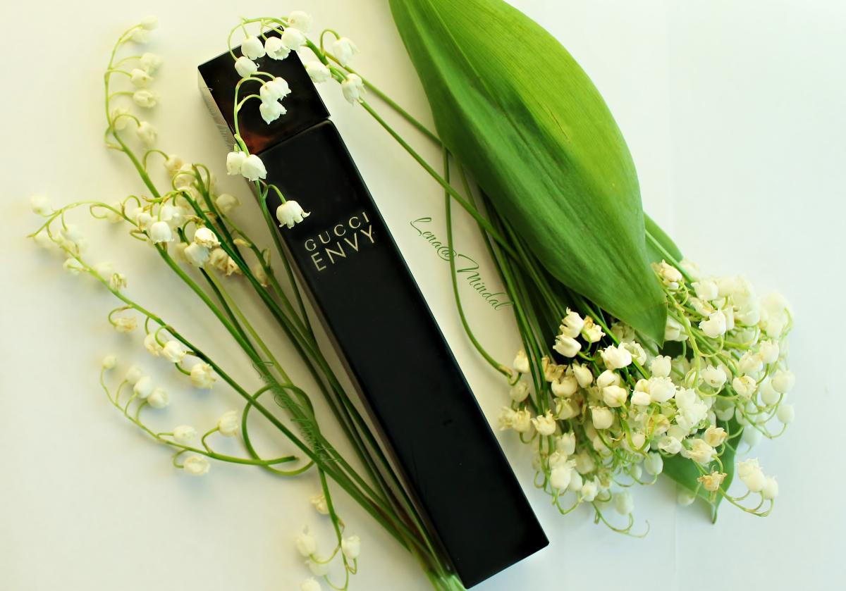 Envy Gucci perfume - a fragrance for women 1997