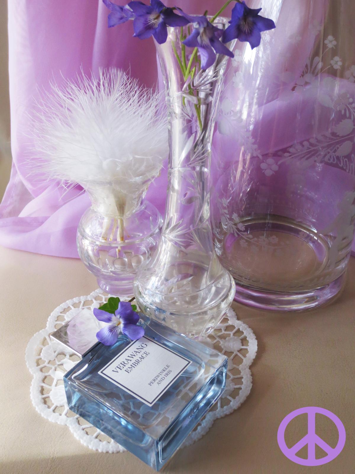 Embrace Periwinkle & Iris Vera Wang perfume - a fragrance for women 2015