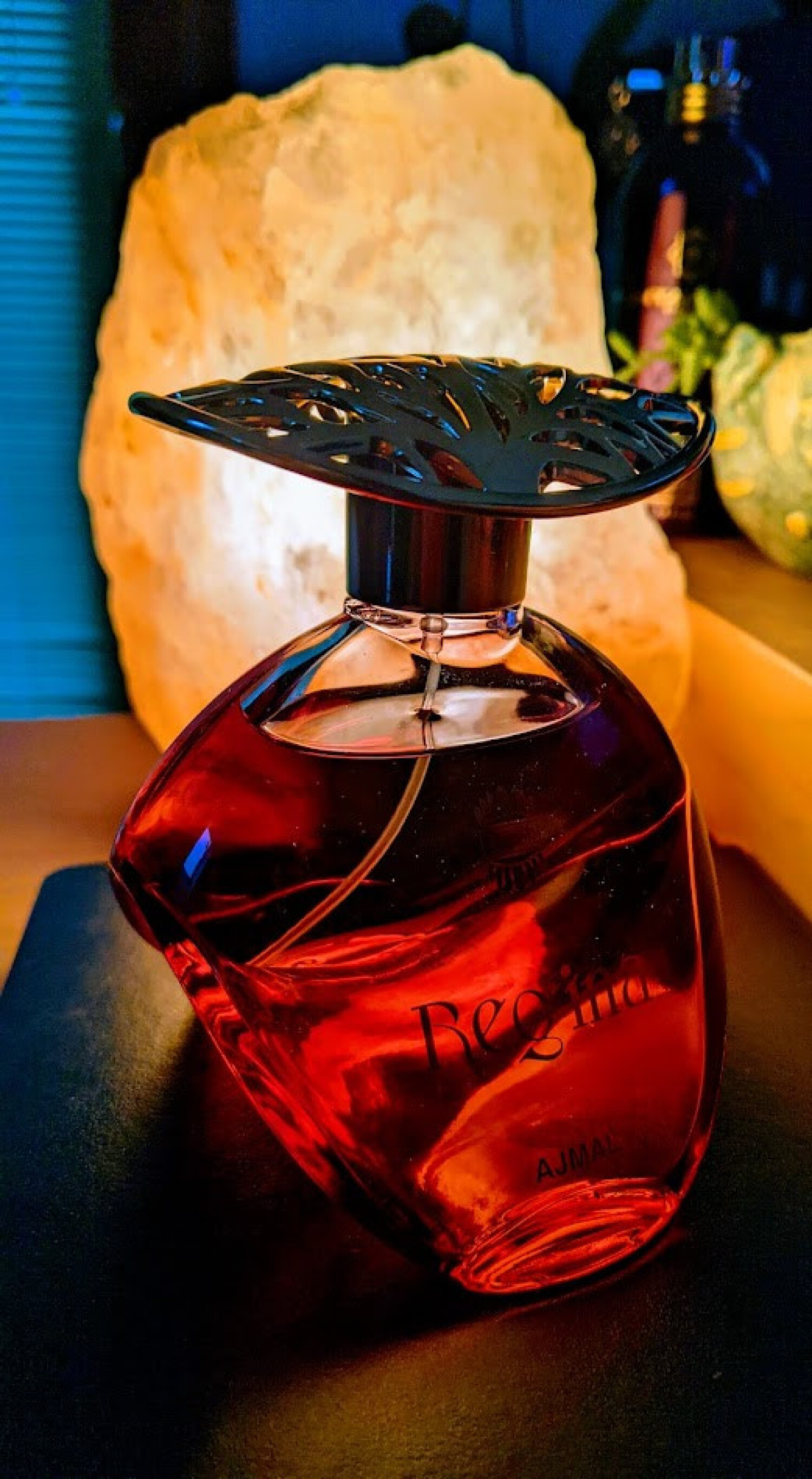 Regina Ajmal Parfum - ein es Parfum für Frauen 2016