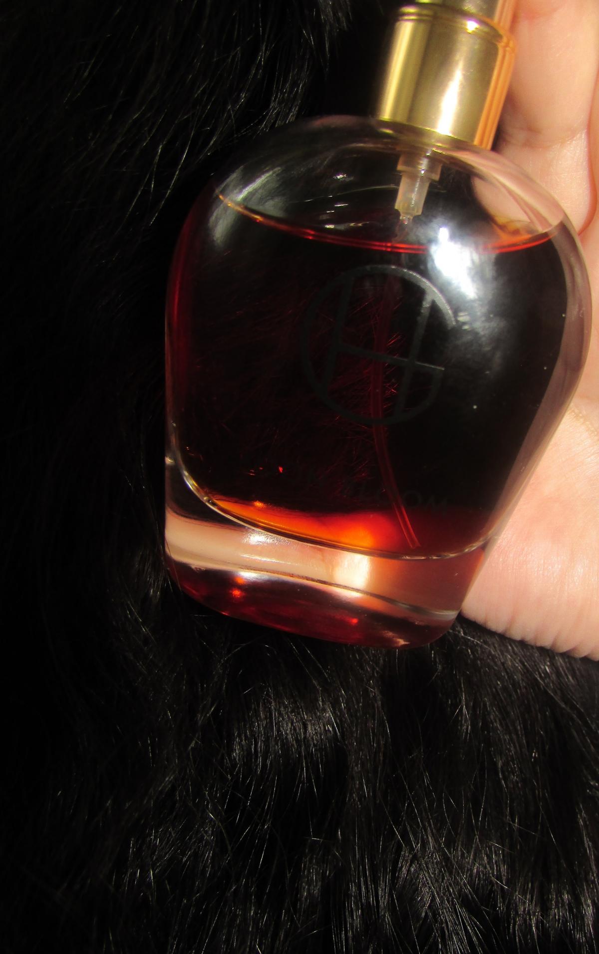 Moon Bloom Hiram Green perfume - a fragrance for women 2013