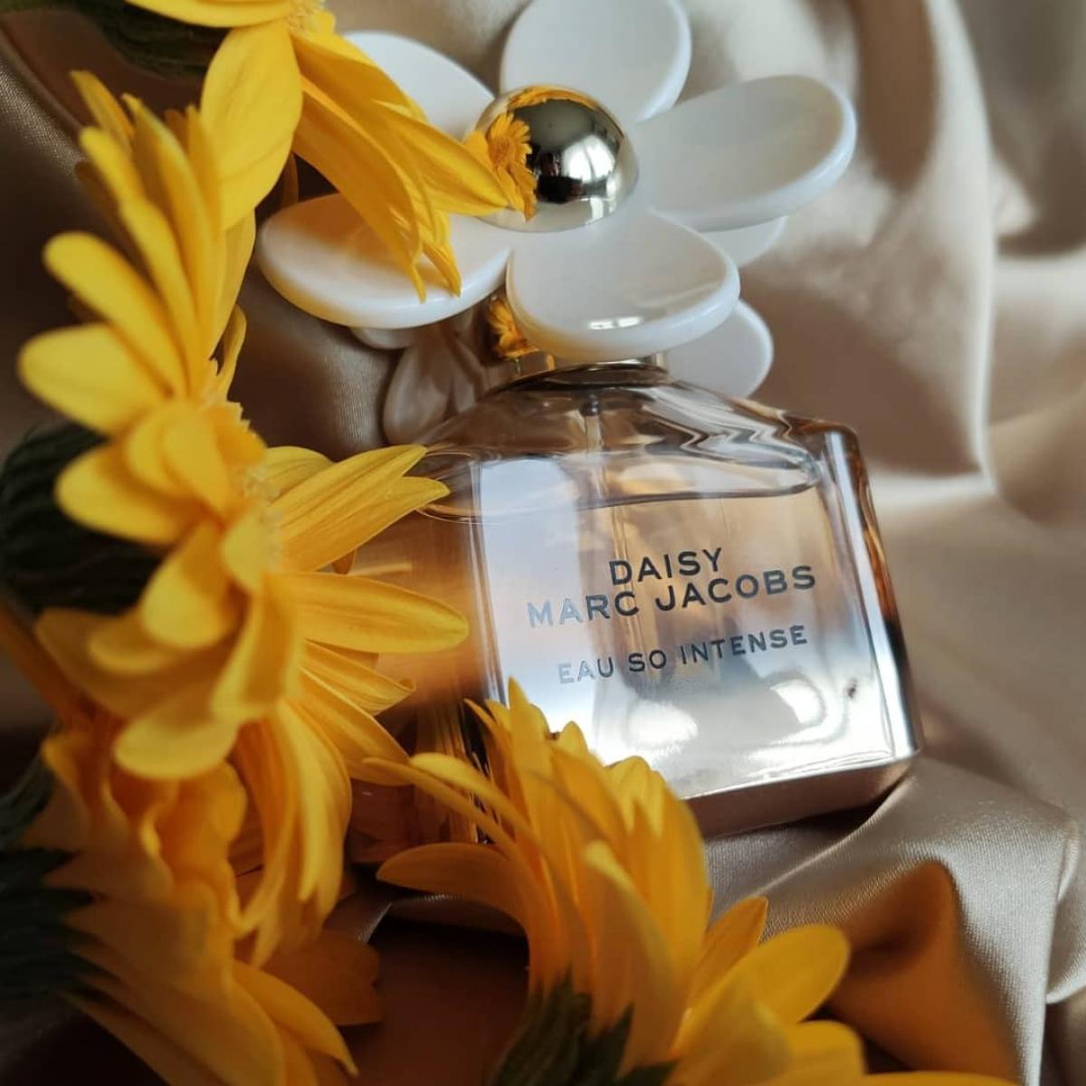 Daisy Eau So Intense Marc Jacobs perfume - a fragrance for women 2021