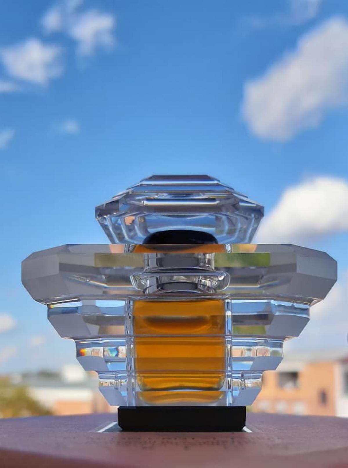 Tresor Lancome perfume - a fragrance for women 1990