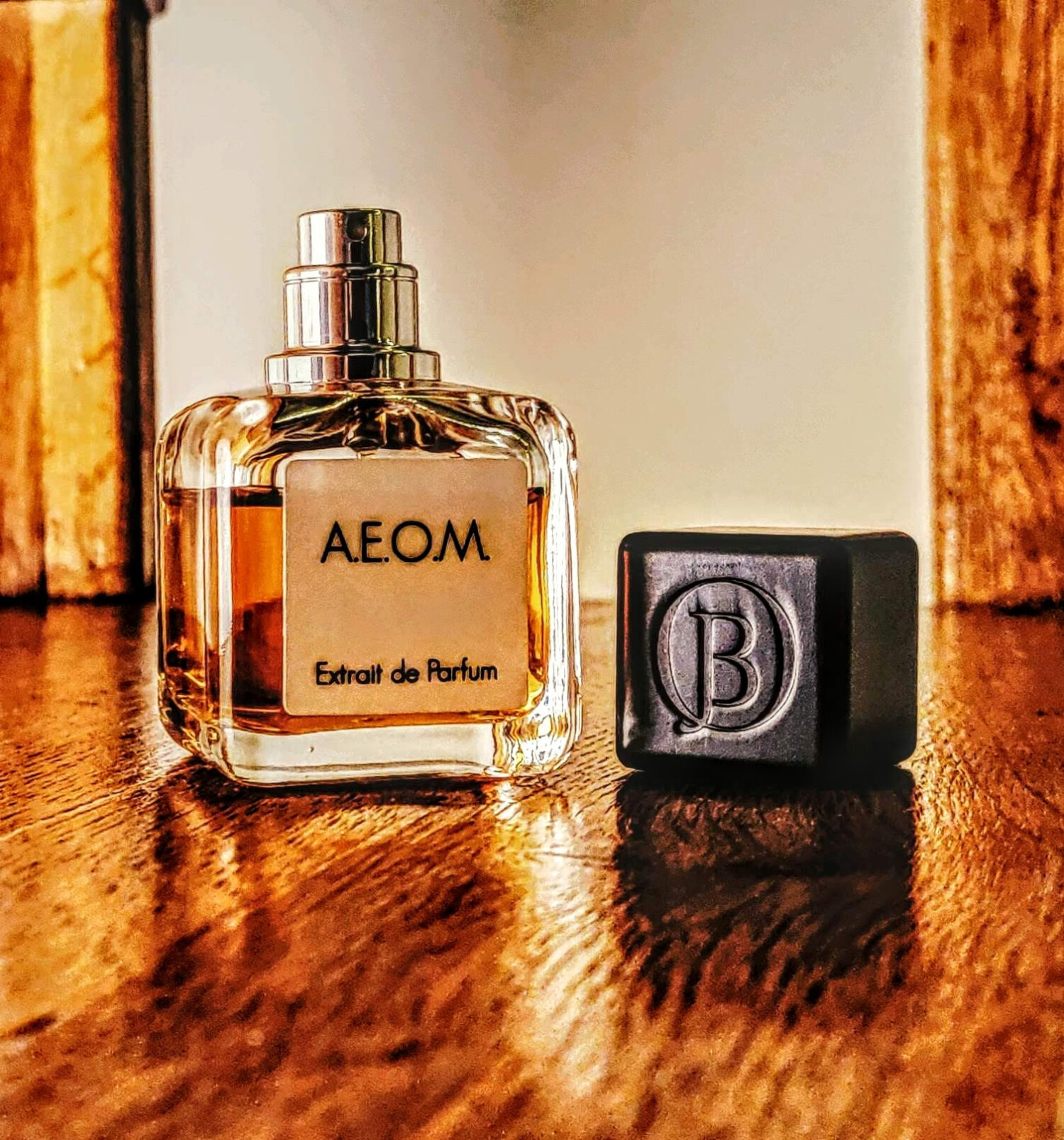 A.E.O.M. Aura Perfume perfume - a fragrance for women and men 2017