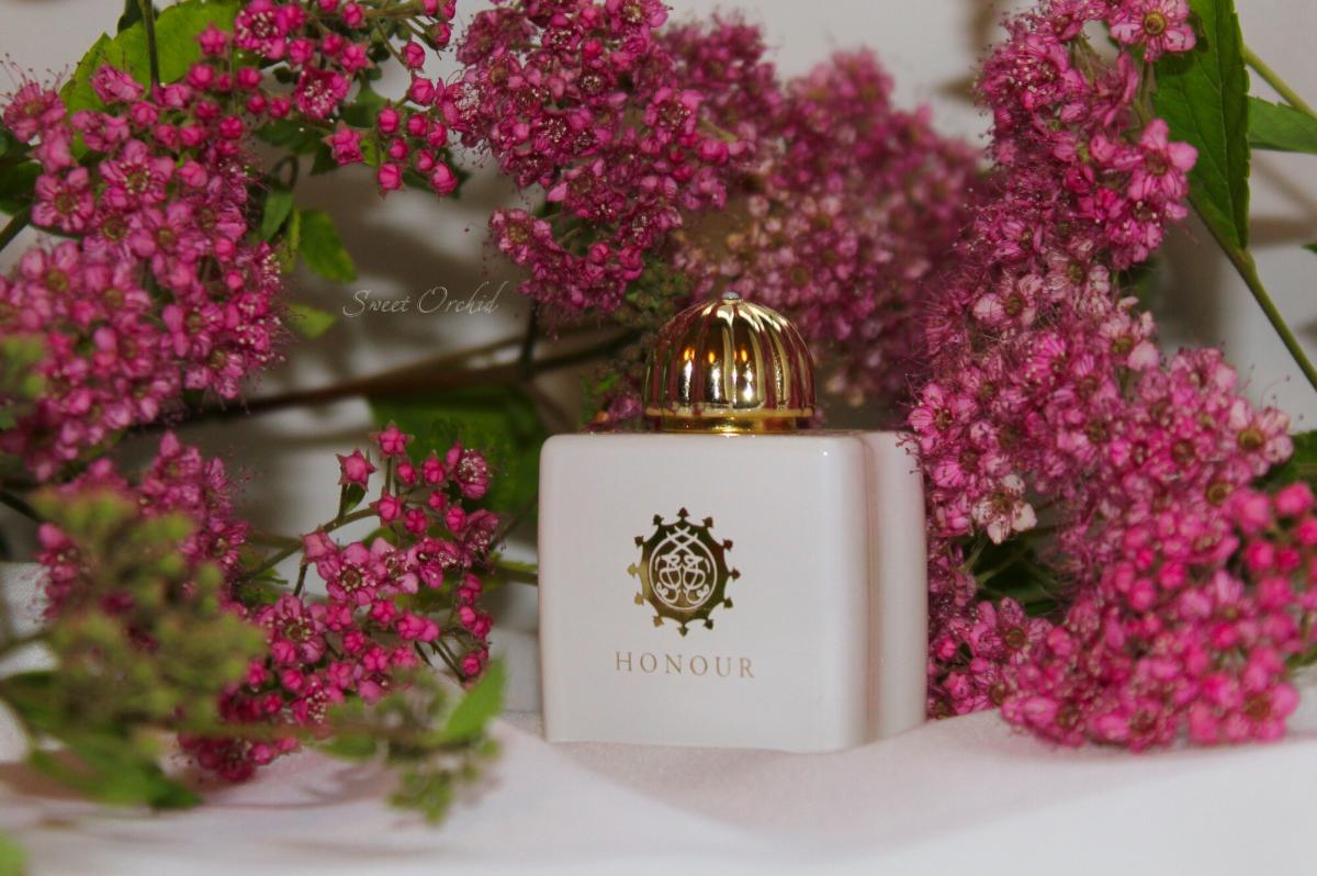 Honour Woman Amouage perfume - a fragrance for women 2011