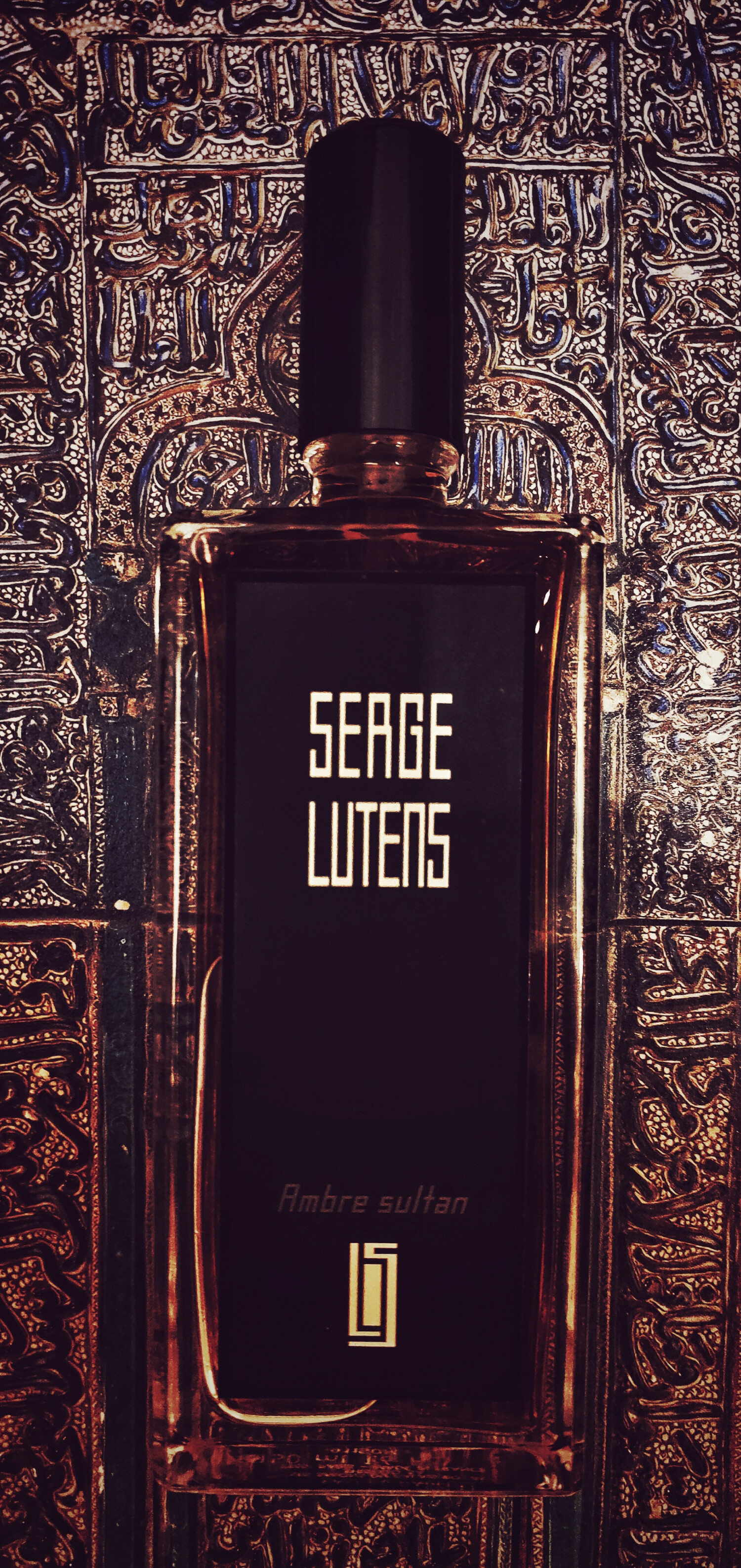Ambre Sultan Serge Lutens perfume - a fragrance for women and men 1993