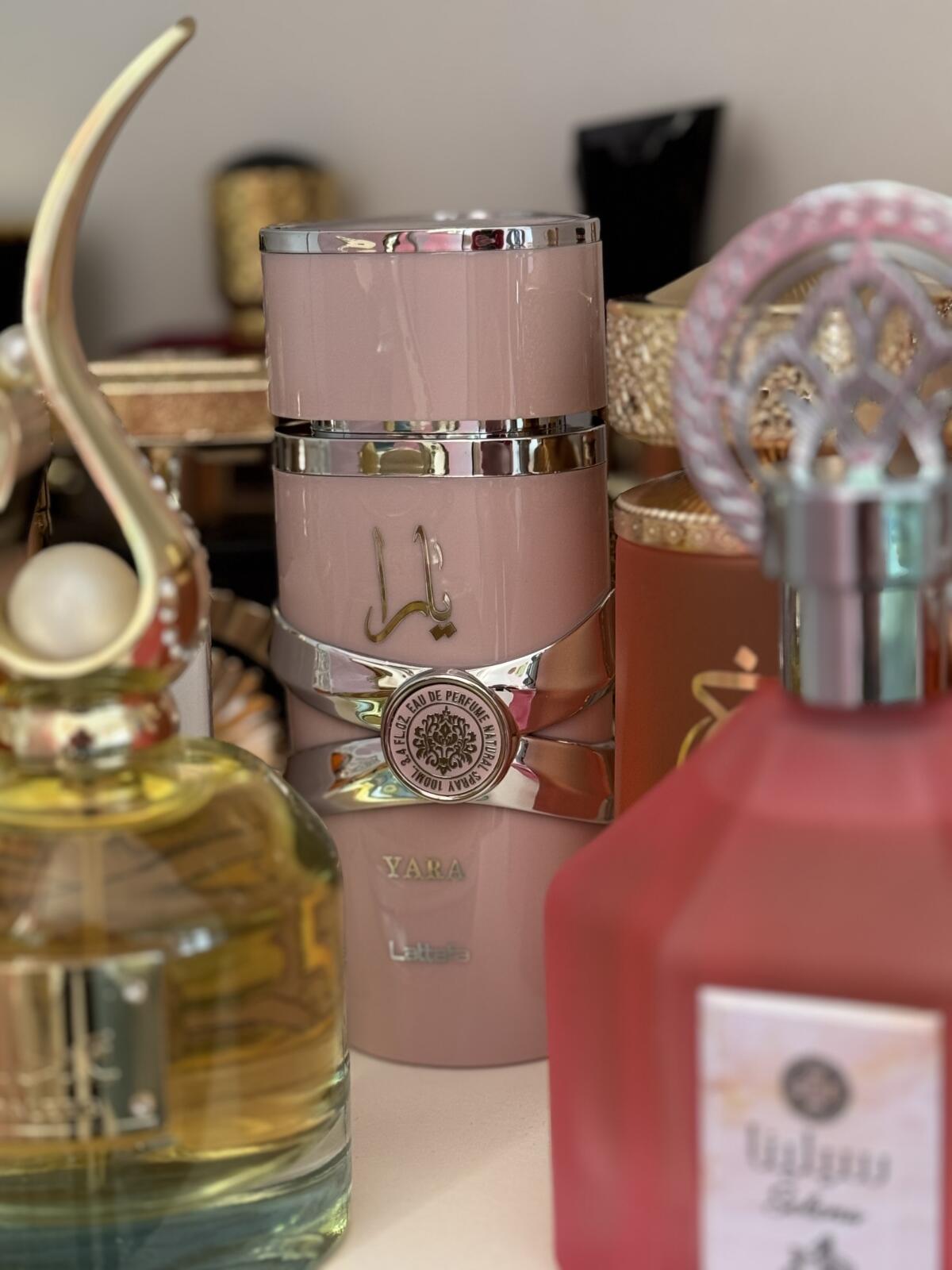 Yara Lattafa Perfumes - una fragranza da donna 2020