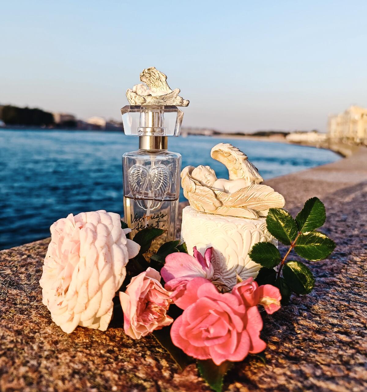 Victoria’s Secret Angel Gold Victoria's Secret perfume - a fragrance ...