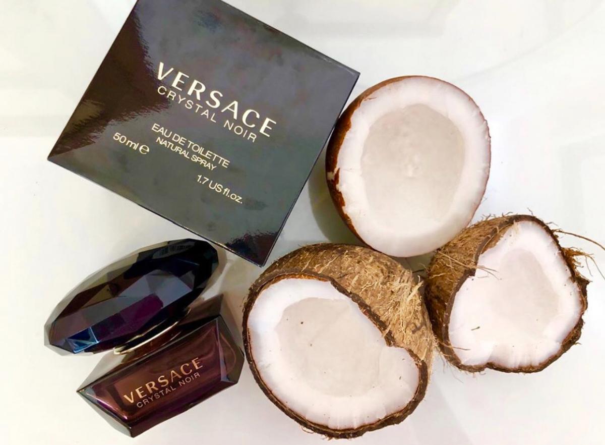 Crystal Noir Versace perfume - a fragrance for women 2004