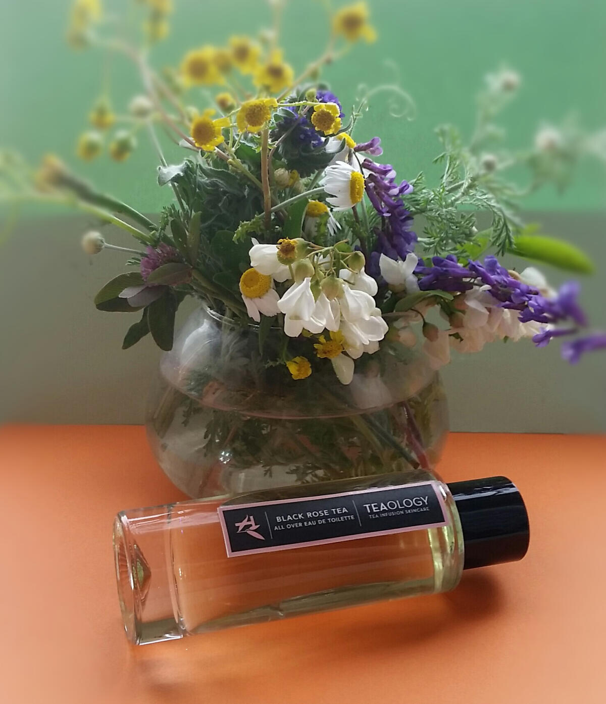 Black Rose Tea Teaology perfume - a fragrance for women and men 2017