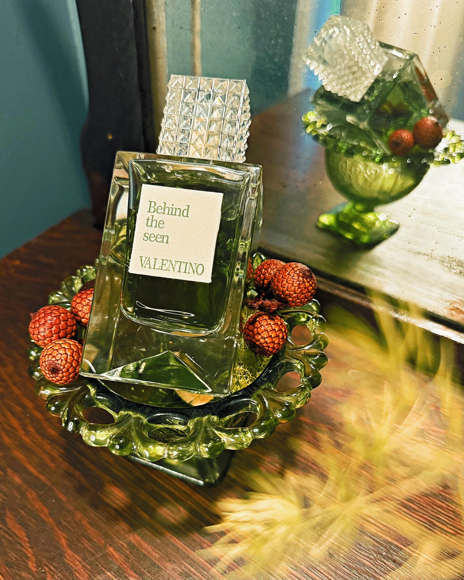 Behind The Seen Valentino perfume - a new fragrance for women and men 2024