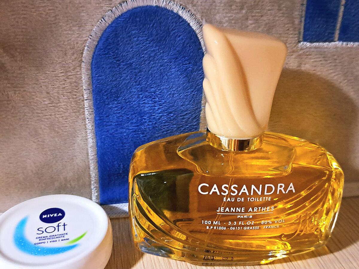 Cassandra Jeanne Arthes perfume - a fragrance for women
