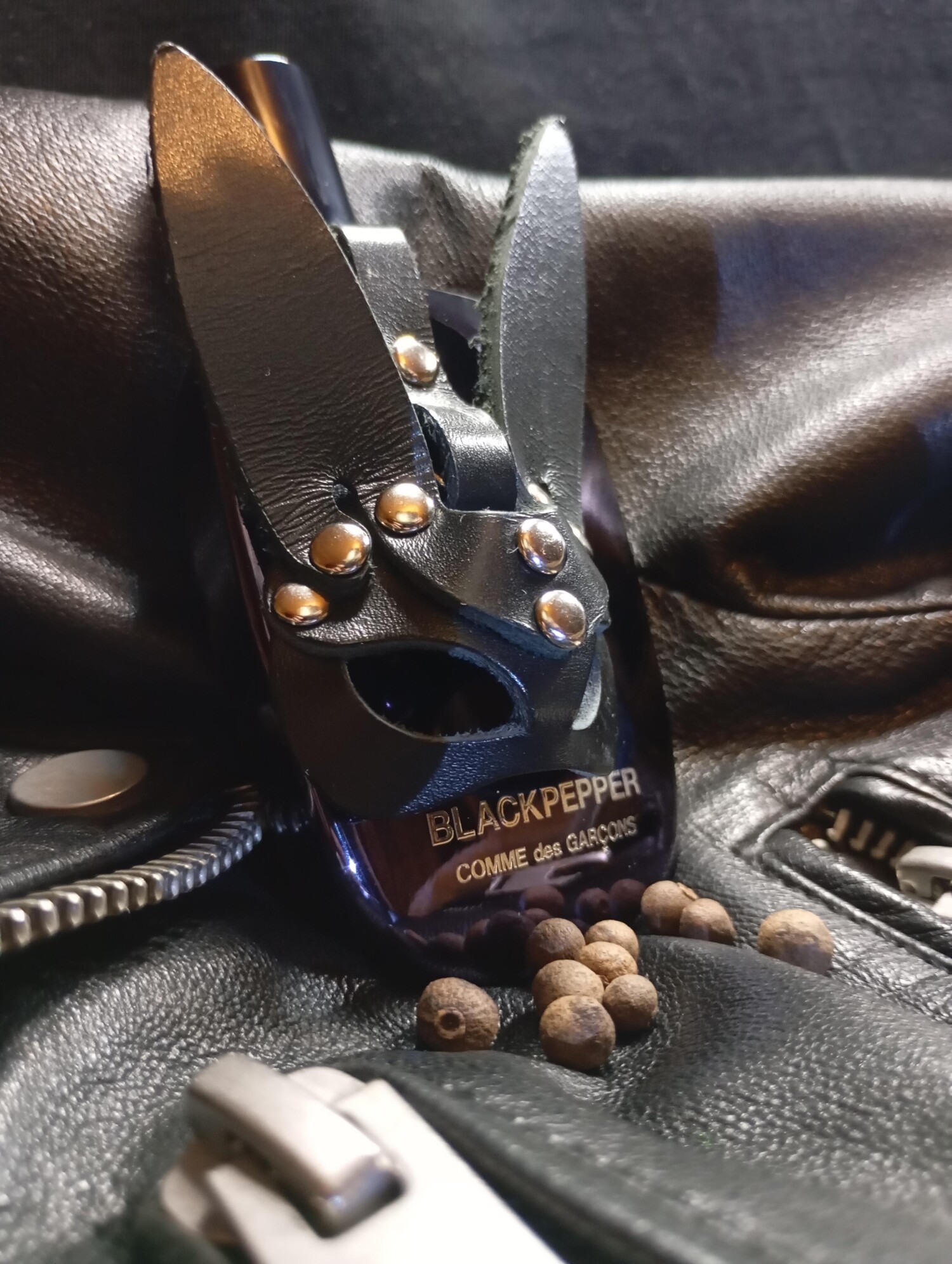 Blackpepper Comme des Garcons perfume - a fragrance for women and men 2016