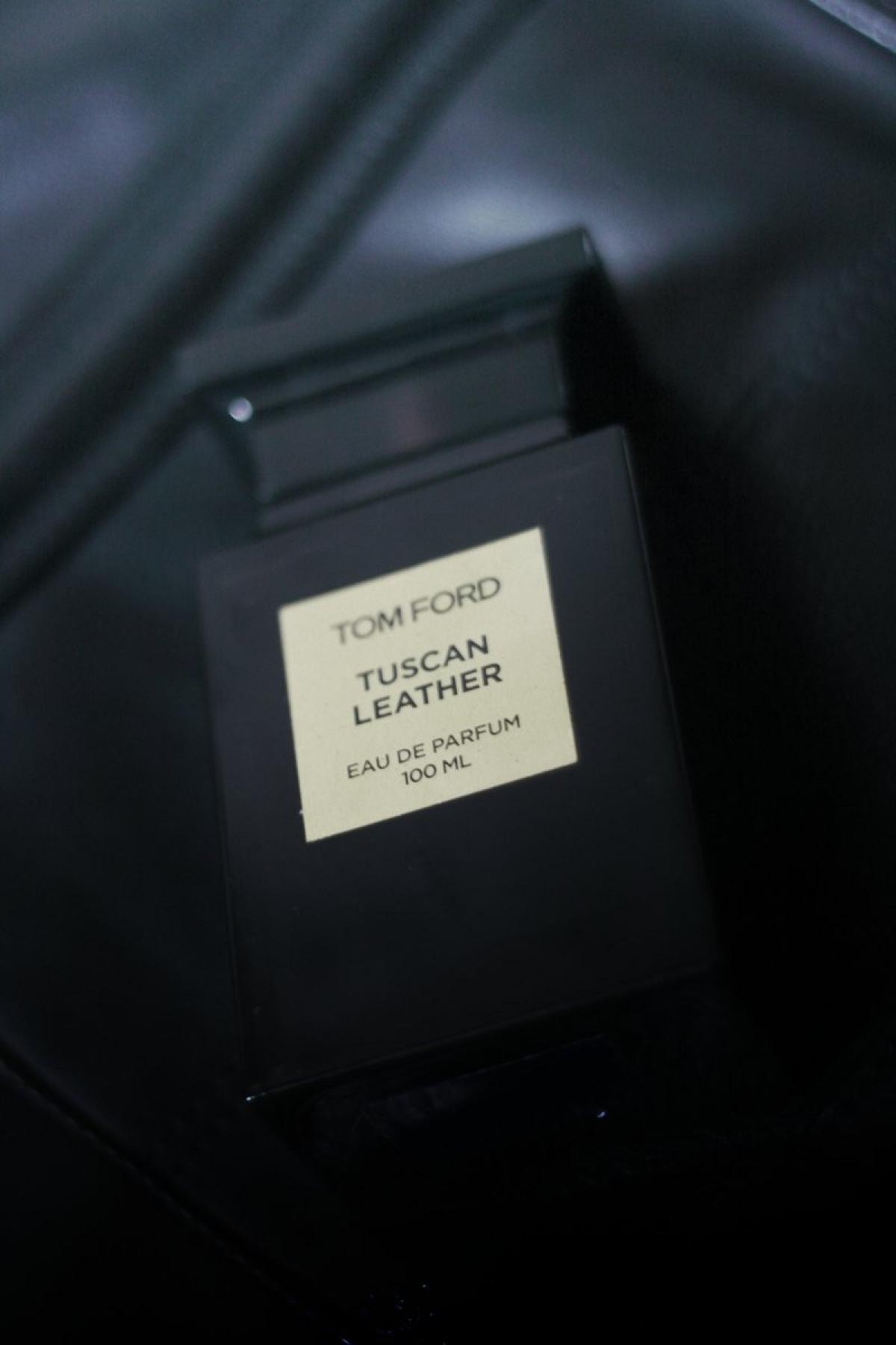 Tuscan Leather Tom Ford perfume - a fragrance for women and men 2007