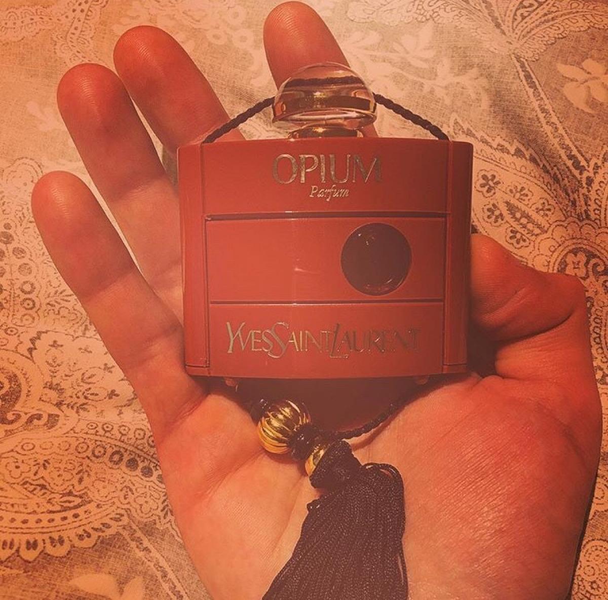 Opium Parfum Yves Saint Laurent perfume - a fragrance for women 1977
