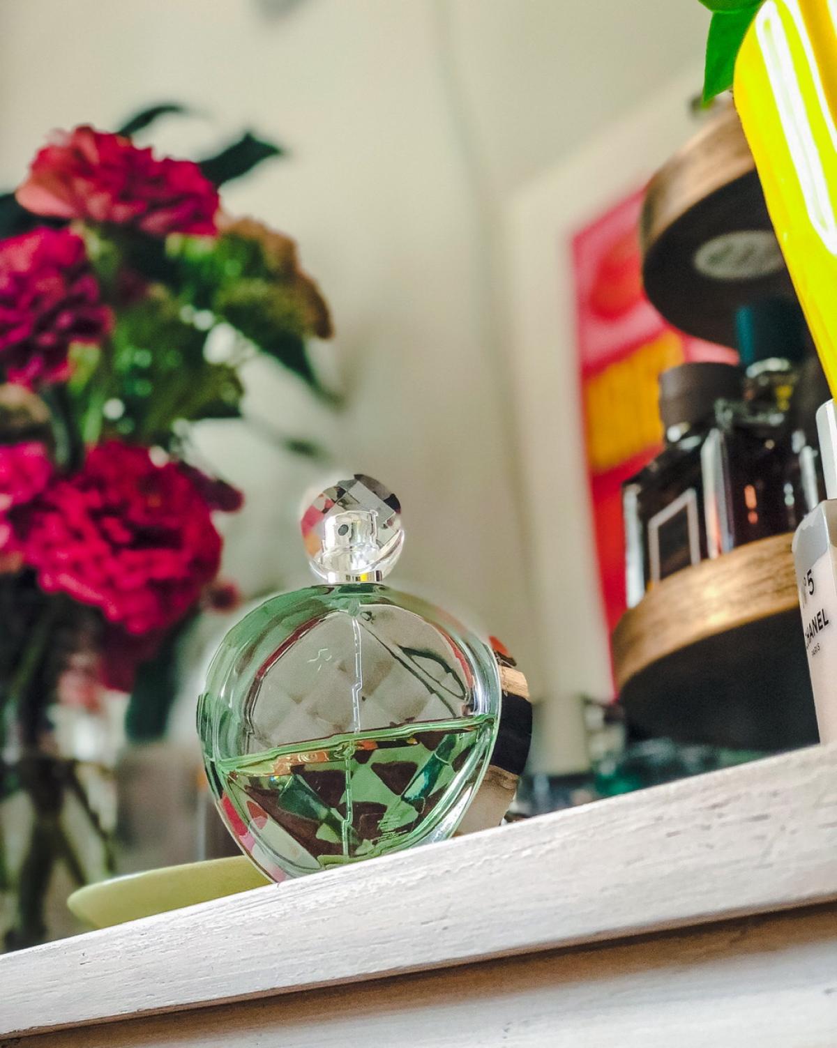 Untold Eau Fraiche Elizabeth Arden perfume - a fragrance for women 2015