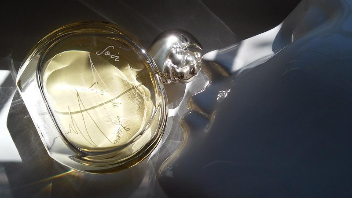 Soir de Lune Sisley parfum - un parfum pour femme 2006