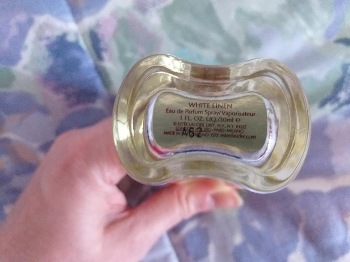 White Linen Estée Lauder perfume - a fragrance for women 1978
