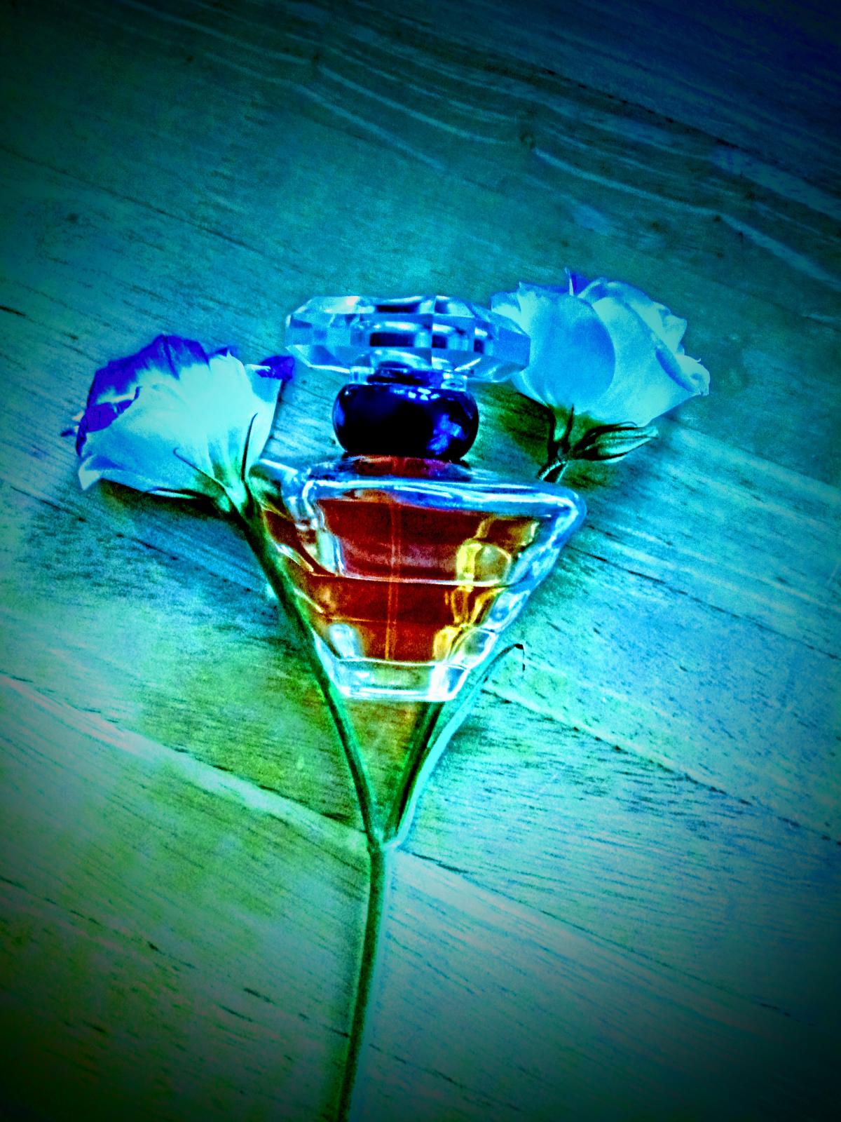 Trésor Lancôme perfume - a fragrance for women 1990