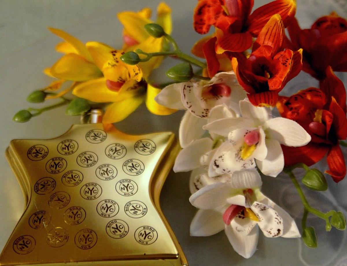 Bond No. 9 Perfume Bond No 9 perfume - a fragrance for women and men 2009