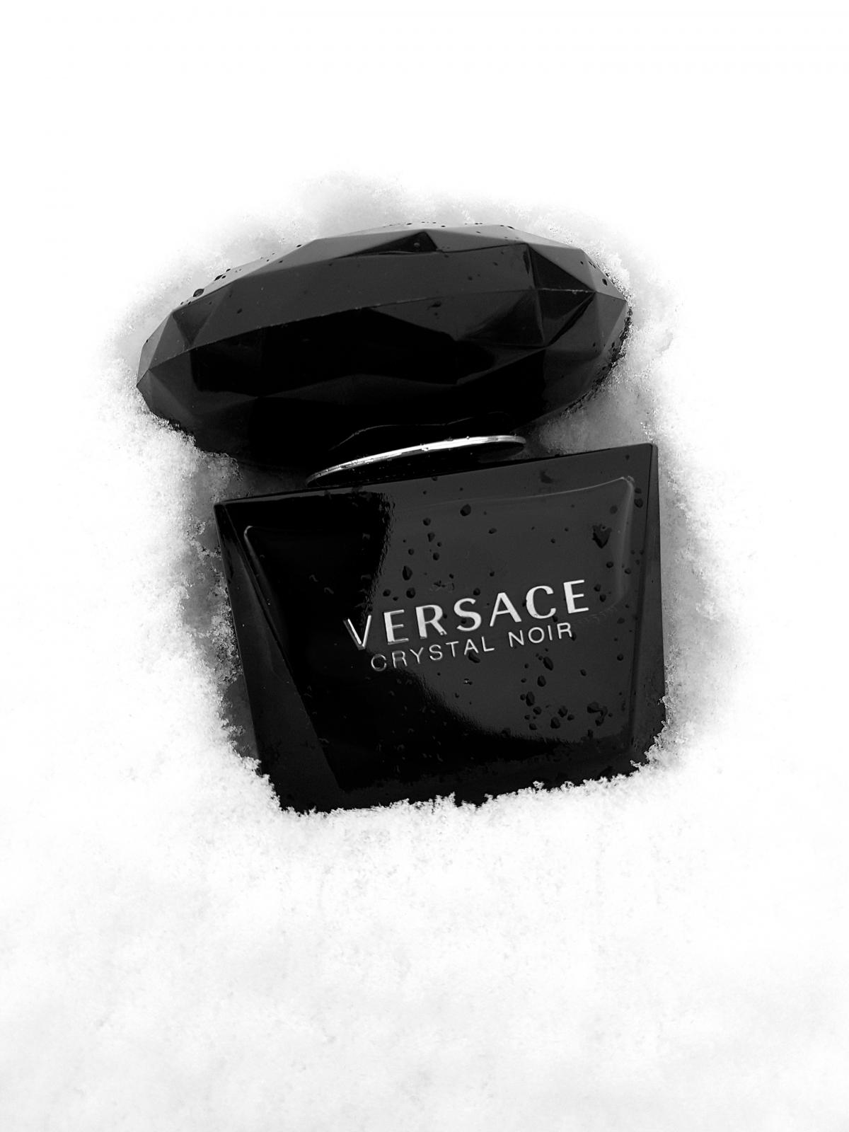 Crystal Noir Versace perfume - a fragrance for women 2004