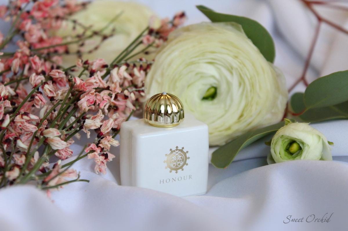 Honour Woman Amouage perfume - a fragrance for women 2011