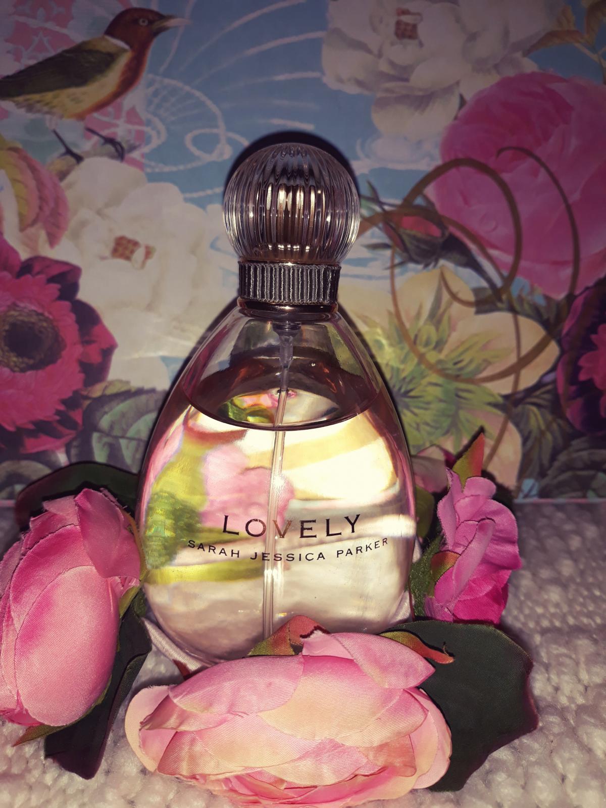 Lovely Sarah Jessica Parker perfume - a fragrance for women 2005