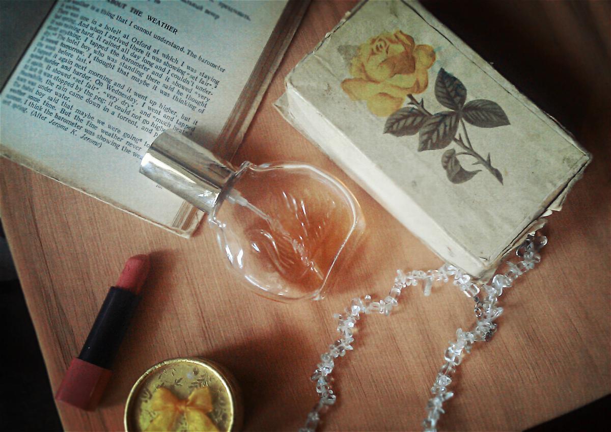Vanderbilt Gloria Vanderbilt perfume - a fragrance for women 1982