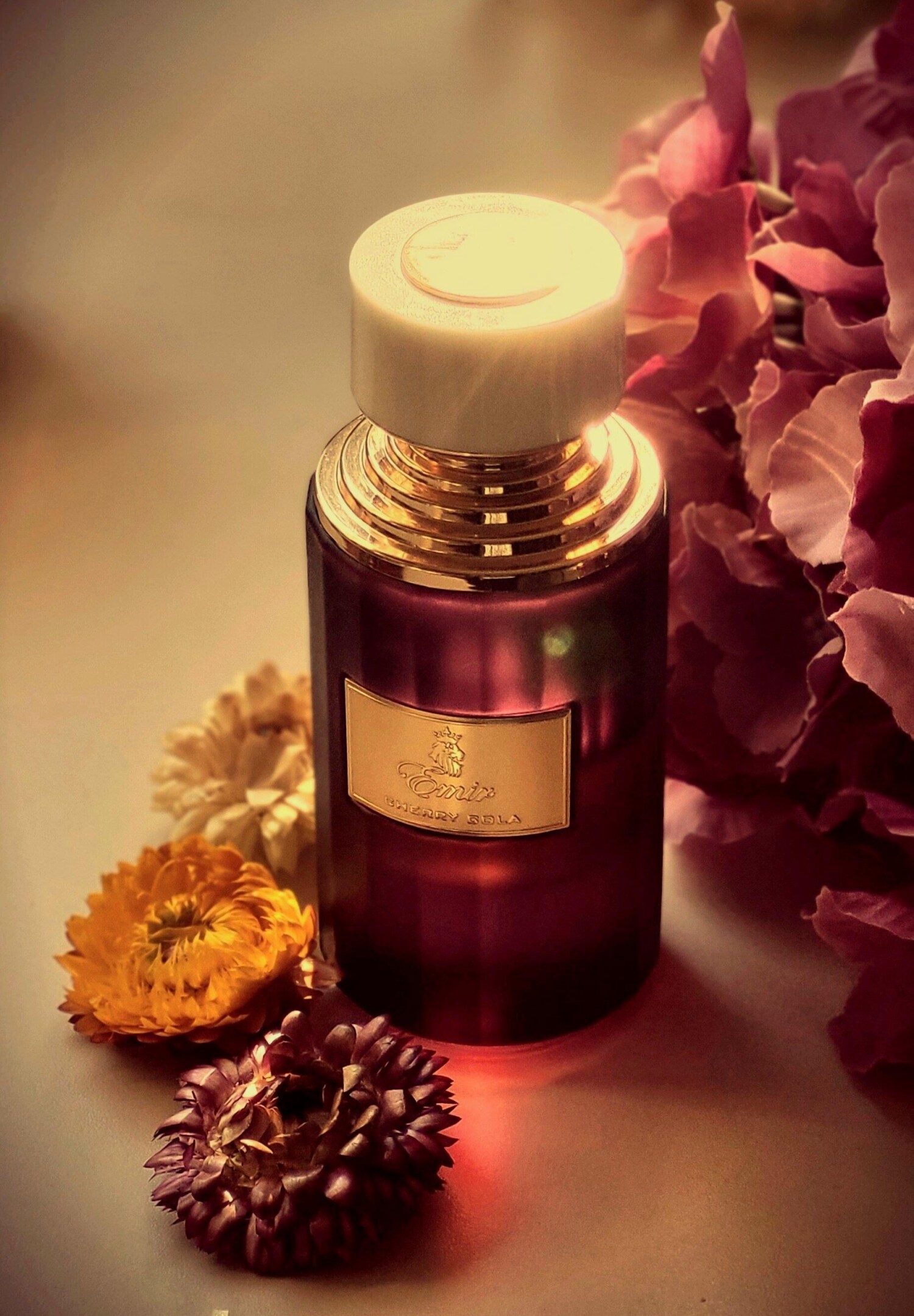 Cherry Cola PARIS CORNER perfume - a fragrância Compartilhável 2023