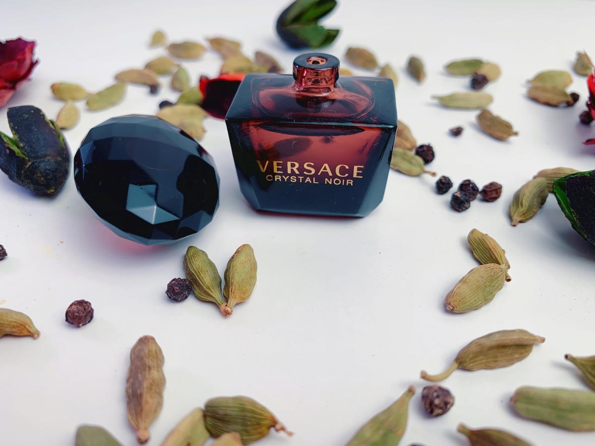 Crystal Noir Versace perfume - a fragrance for women 2004