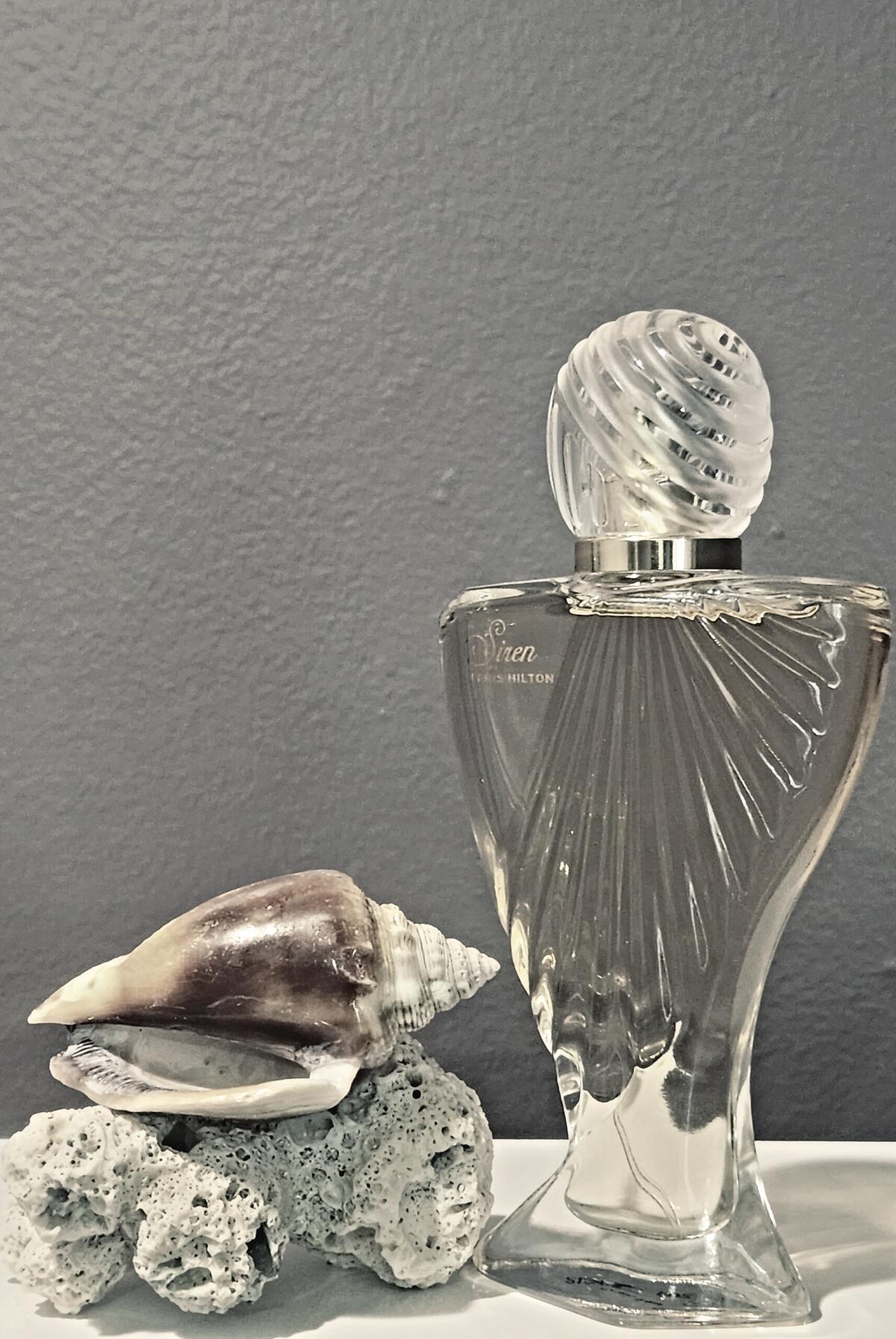 Siren Paris Hilton perfume - a fragrance for women 2009