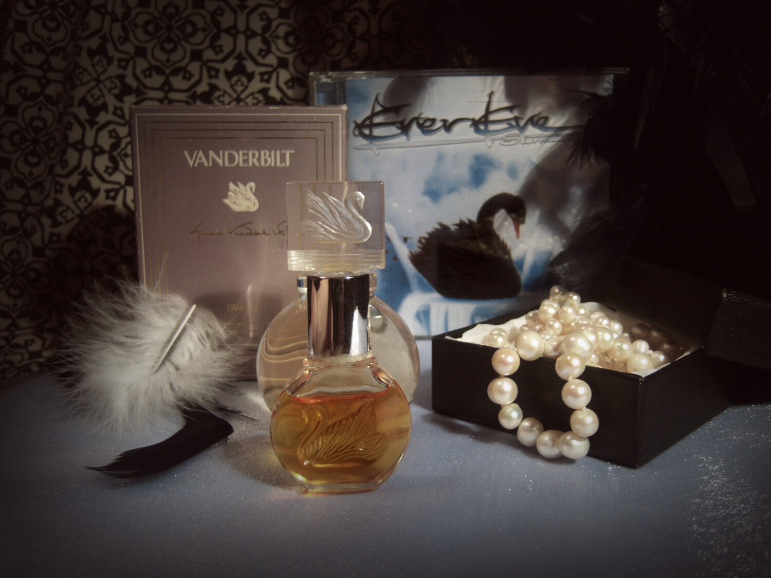 Vanderbilt Gloria Vanderbilt perfume - a fragrance for women 1982