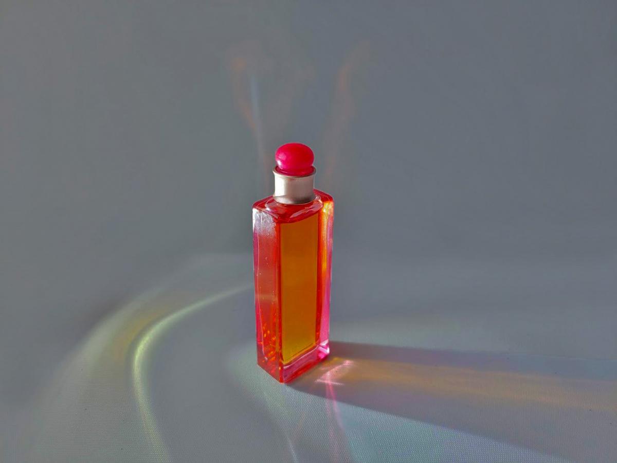 Gloria Cacharel perfume - a fragrance for women 2002