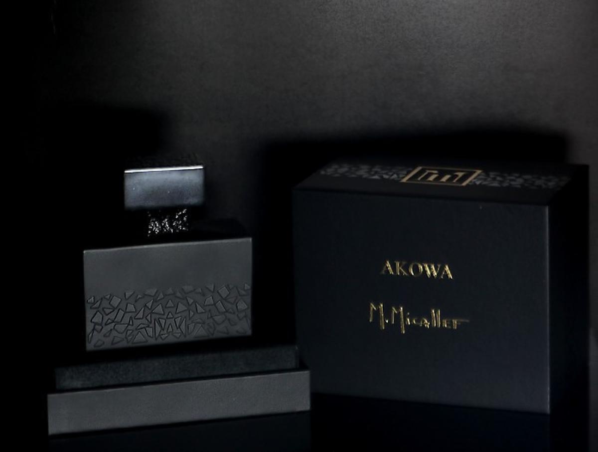 Akowa M. Micallef Colonia - una fragancia para Hombres 2015