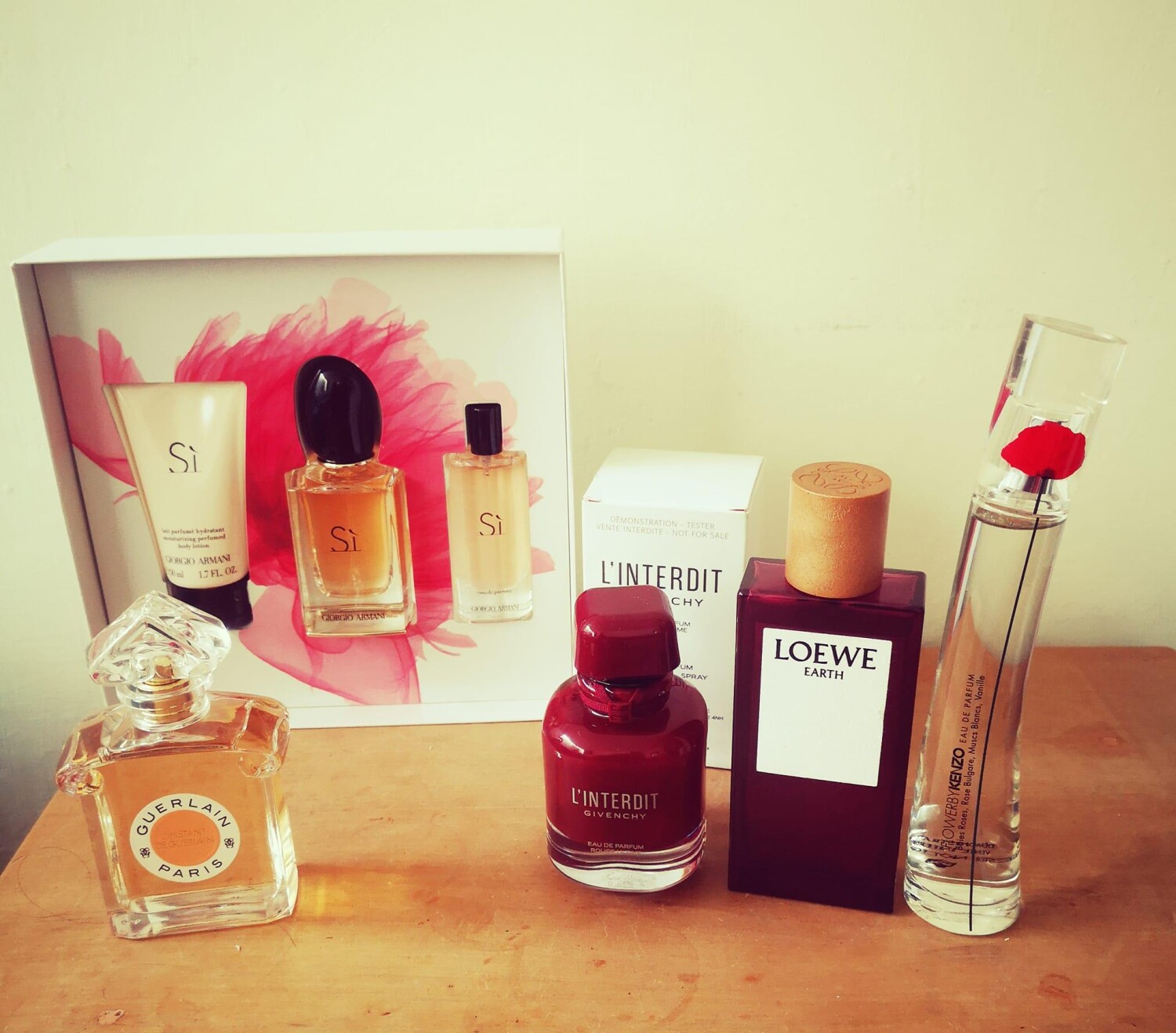 Earth Loewe perfume - a fragrance for women and men 2022
