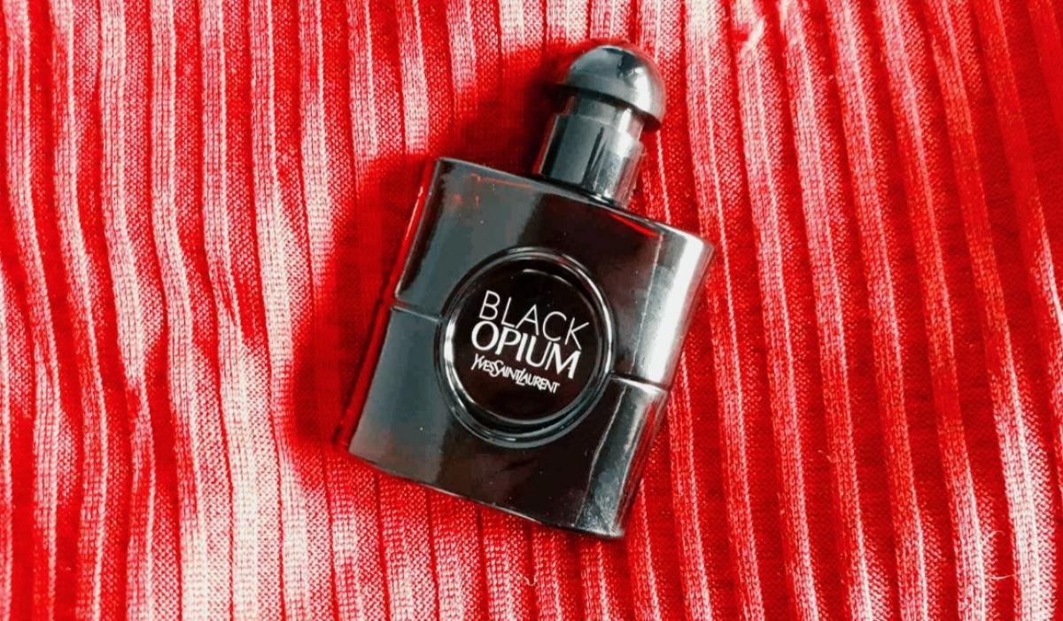 Black Opium Over Red Yves Saint Laurent parfem - novi parfem za žene 2024