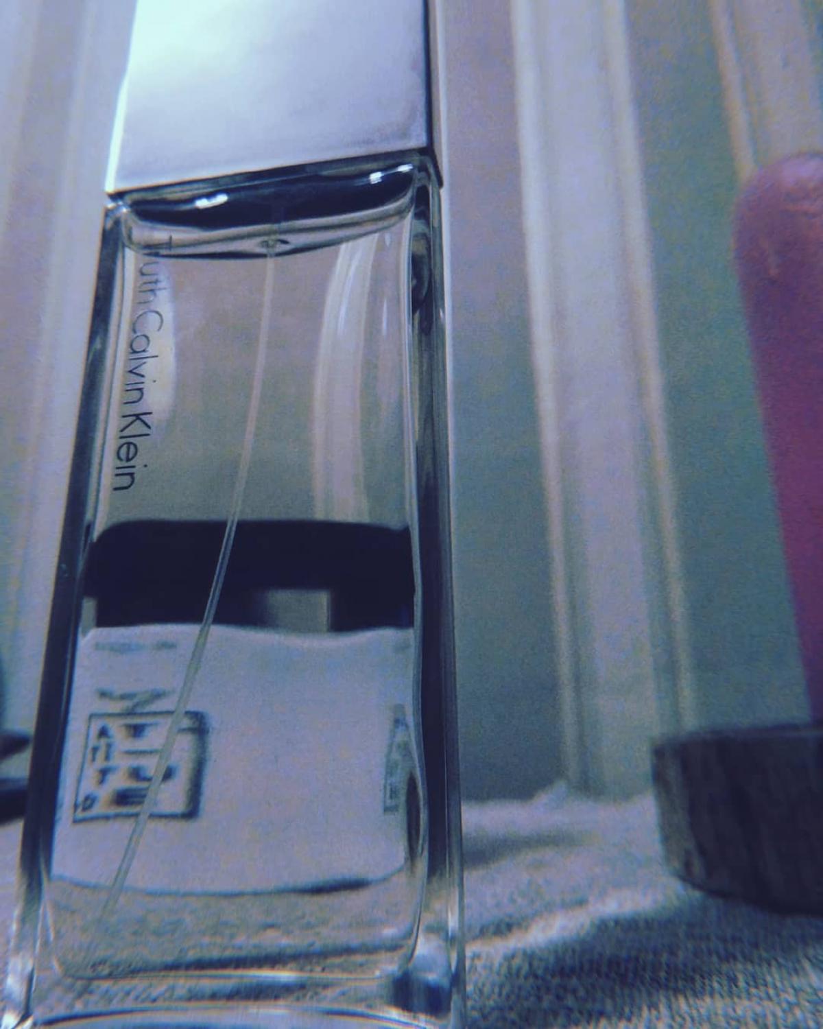 Truth Calvin Klein perfume - a fragrance for women 2000
