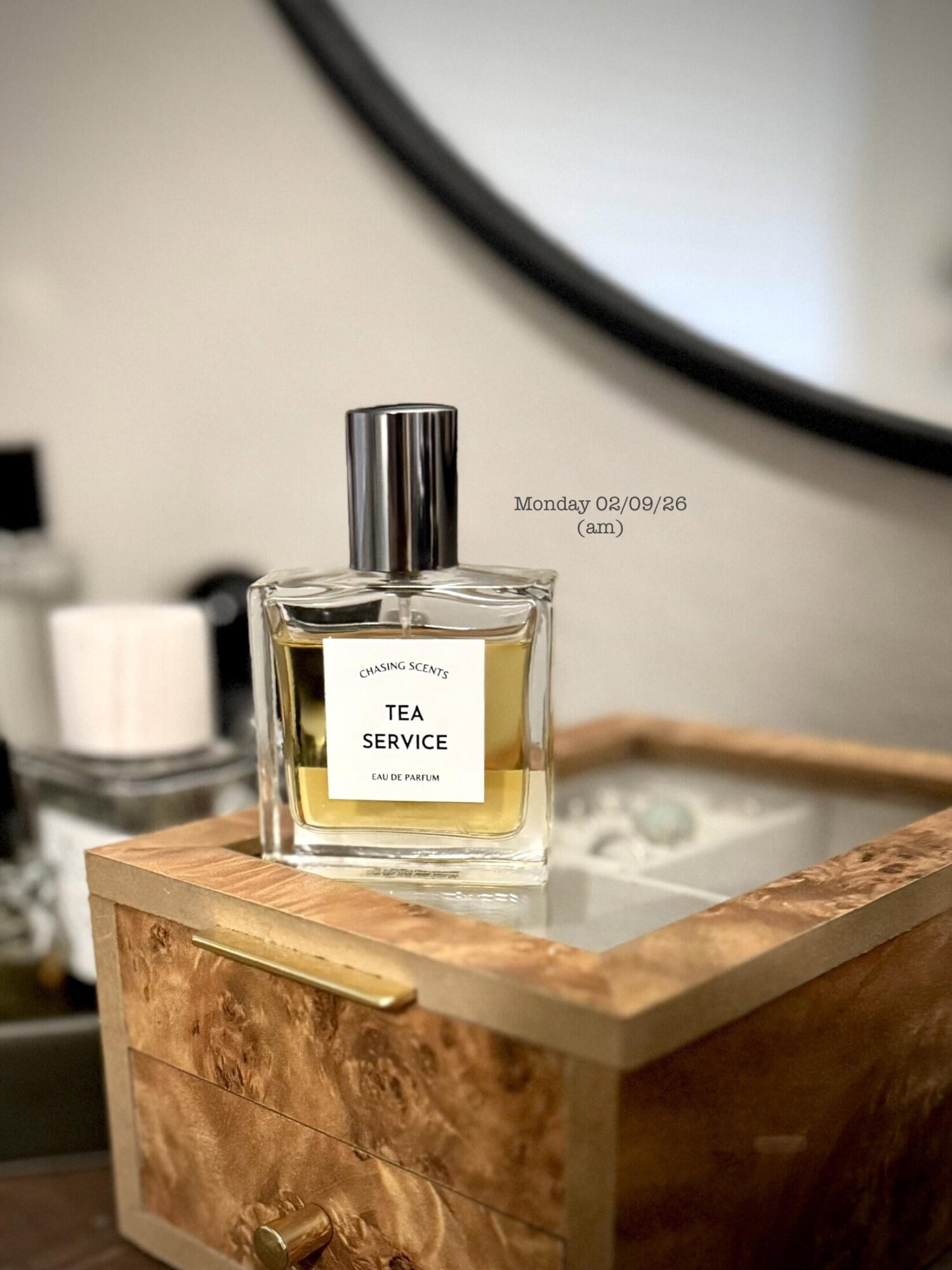 Tea Service Chasing Scents perfume - a fragrance for women and men 2021
