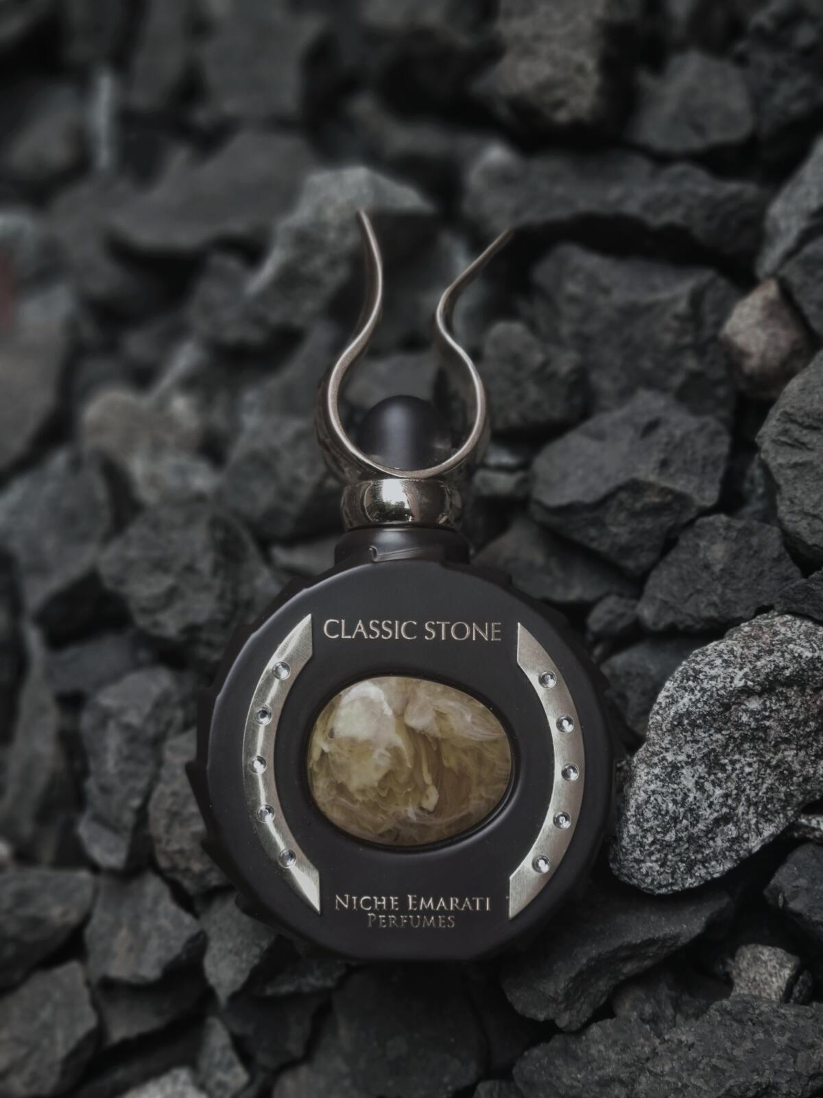 Classic Stone Lattafa Perfumes - una novità fragranza unisex 2025