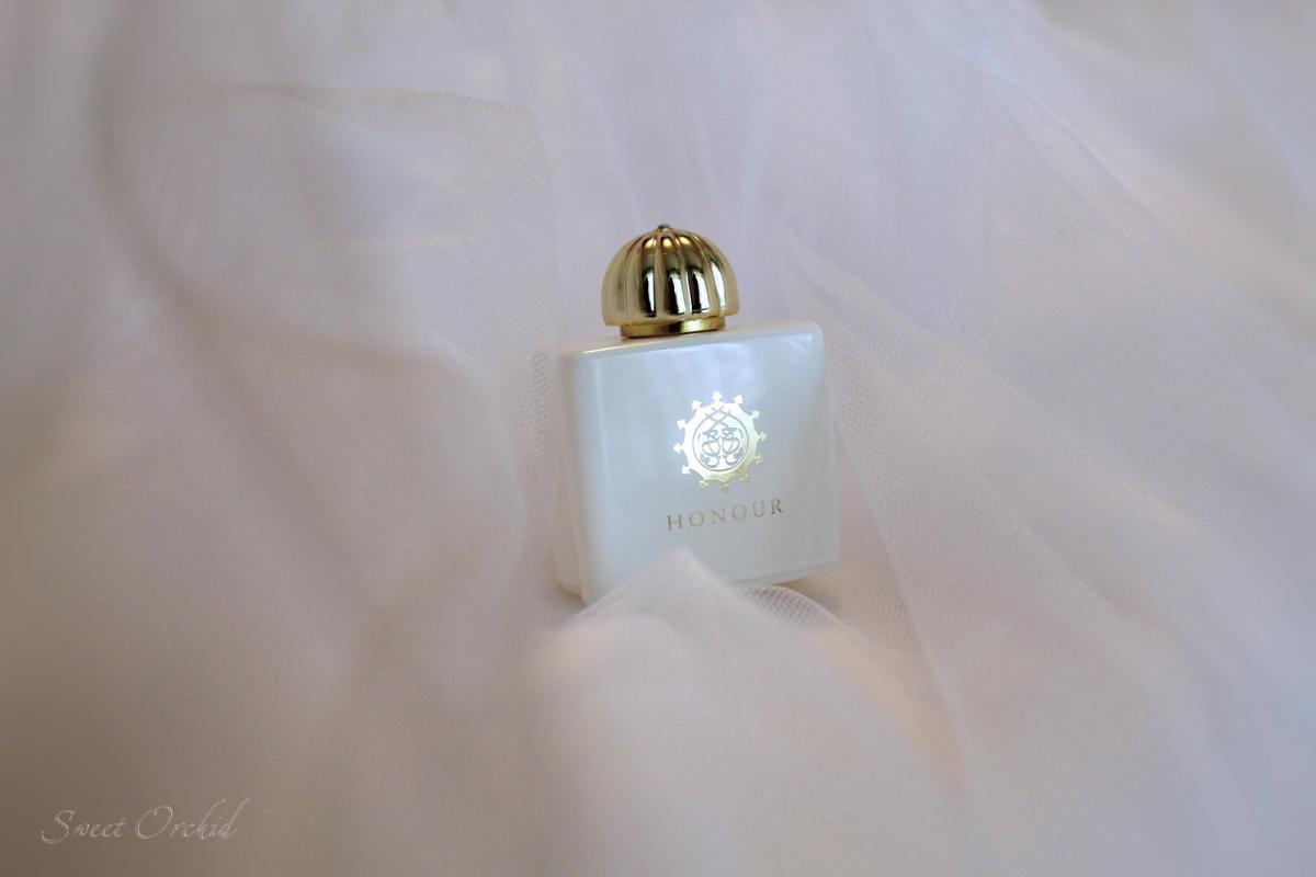 Honour Woman Amouage perfume - a fragrance for women 2011