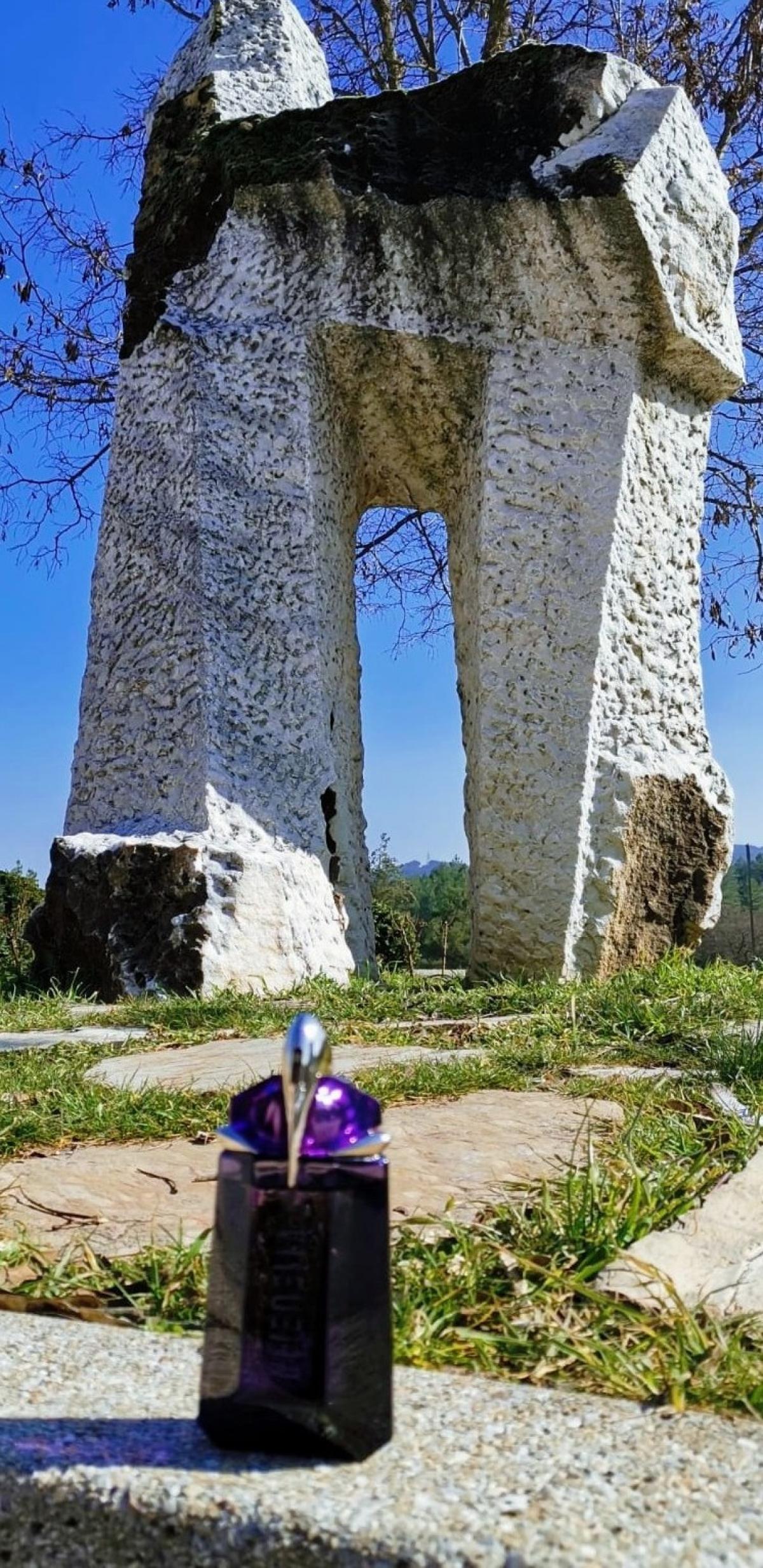 Alien Mugler perfume - a fragrance for women 2005