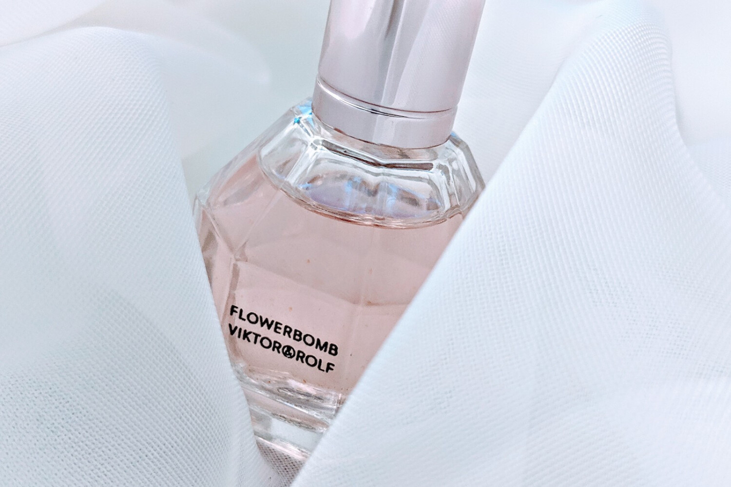Flowerbomb Viktor&Rolf fragancia - una fragancia para Mujeres 2005