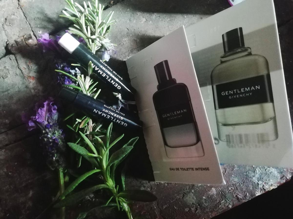 Gentleman Eau de Parfum Givenchy Colonia - una fragancia para Hombres 2018