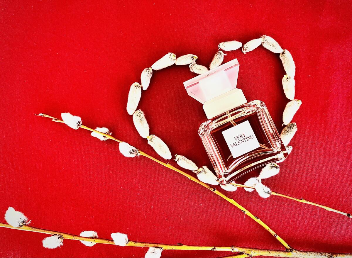 Very Valentino Valentino perfume - a fragrance for women 1998