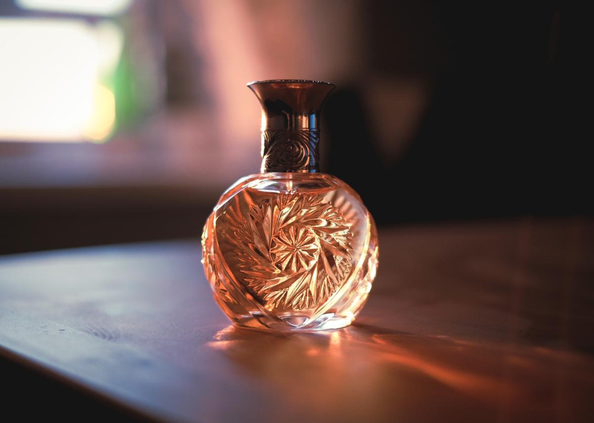Safari Ralph Lauren perfume - a fragrance for women 1990