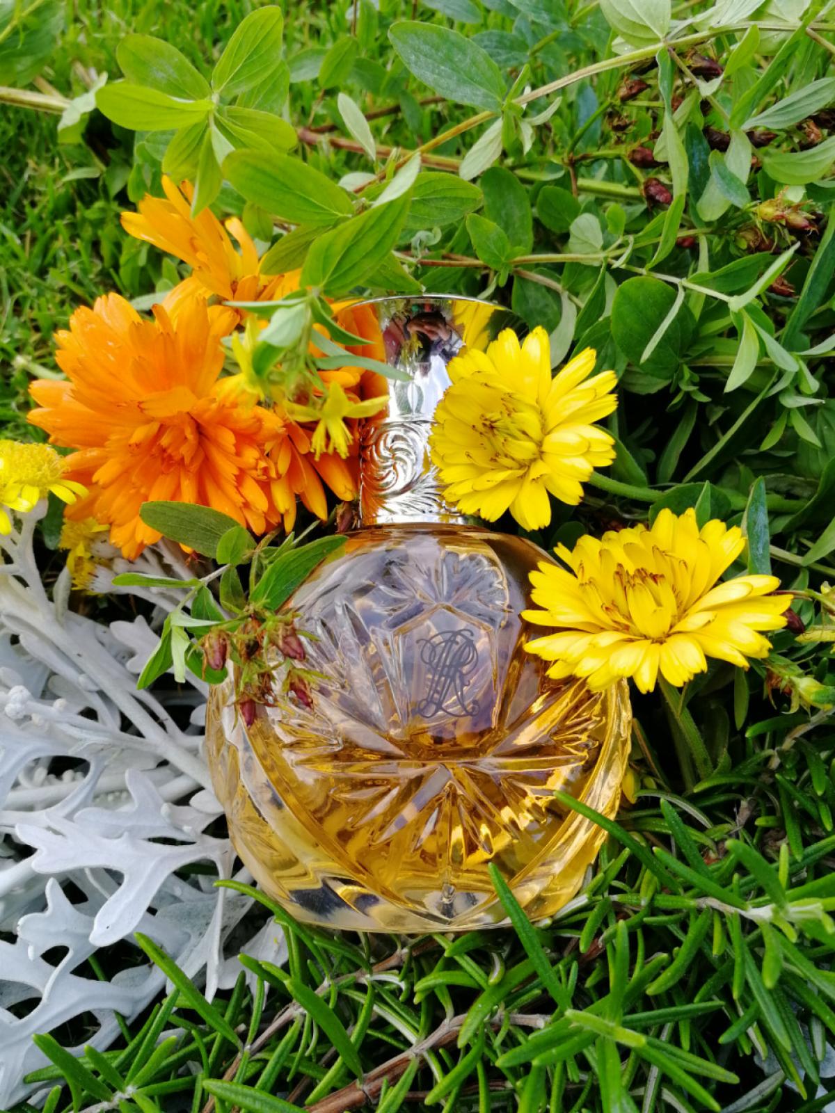 Safari Ralph Lauren perfume - a fragrance for women 1990