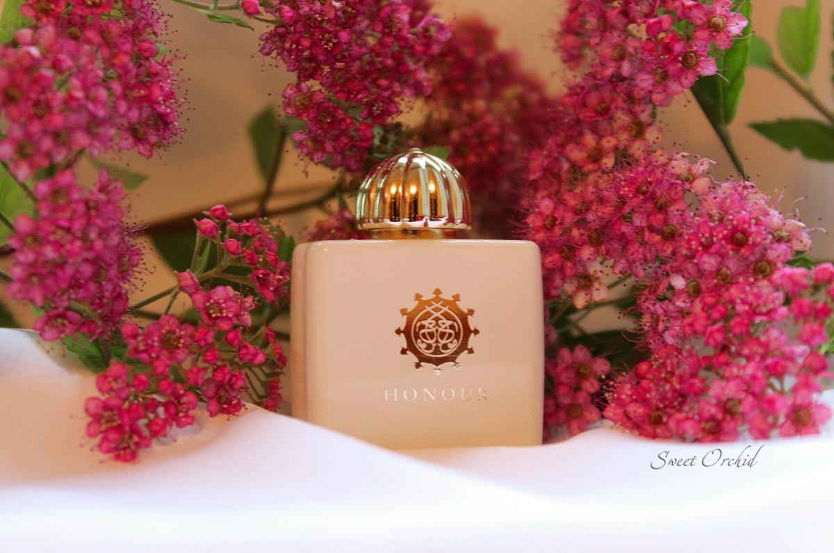 Honour Woman Amouage perfume - a fragrance for women 2011