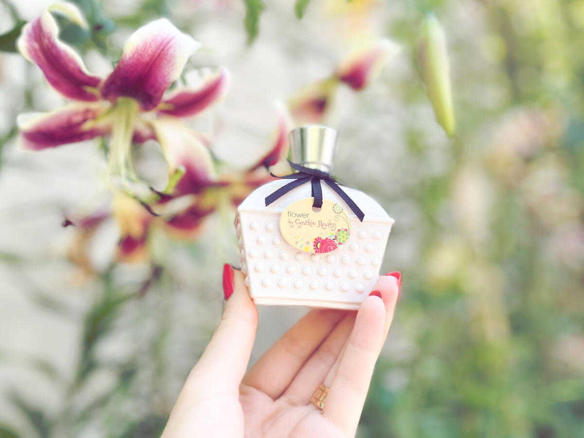 Flower by Cynthia Rowley EDP Avon perfume - a fragrance for women 2008