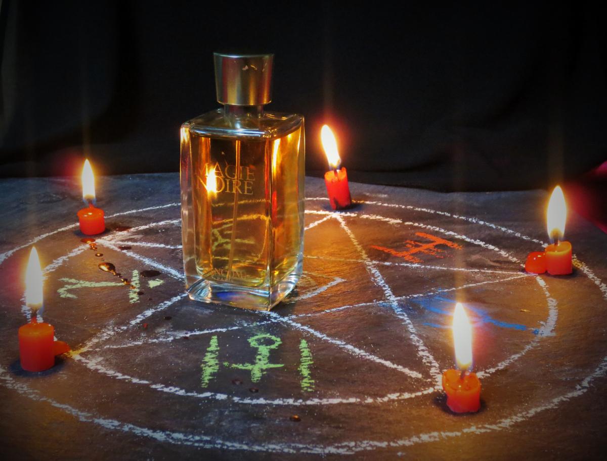 Magie Noire Lancôme perfume - a fragrance for women 1978