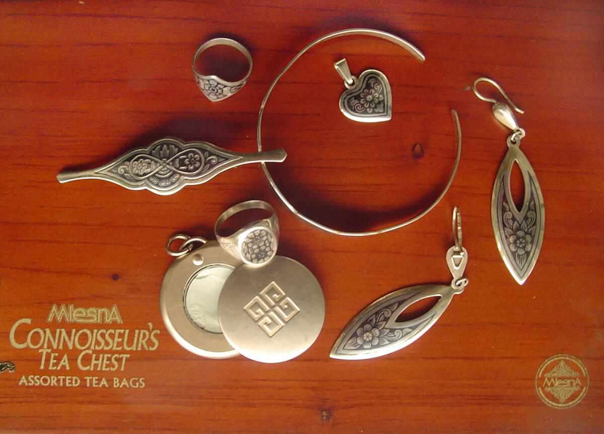 Organza Indécence Givenchy perfume - a fragrance for women 1999